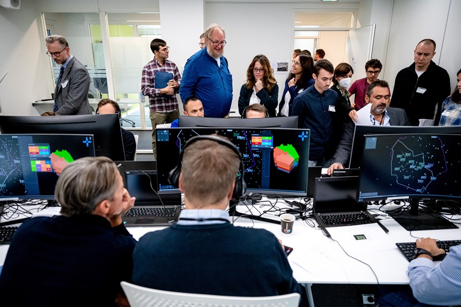 Large-scale simulation exercise for air traffic controllers in Oslo ...