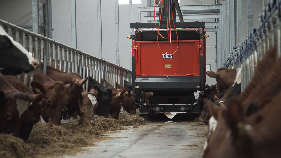 FeedCarrier – An autonomous, robust, and flexible feed delivery robot ...